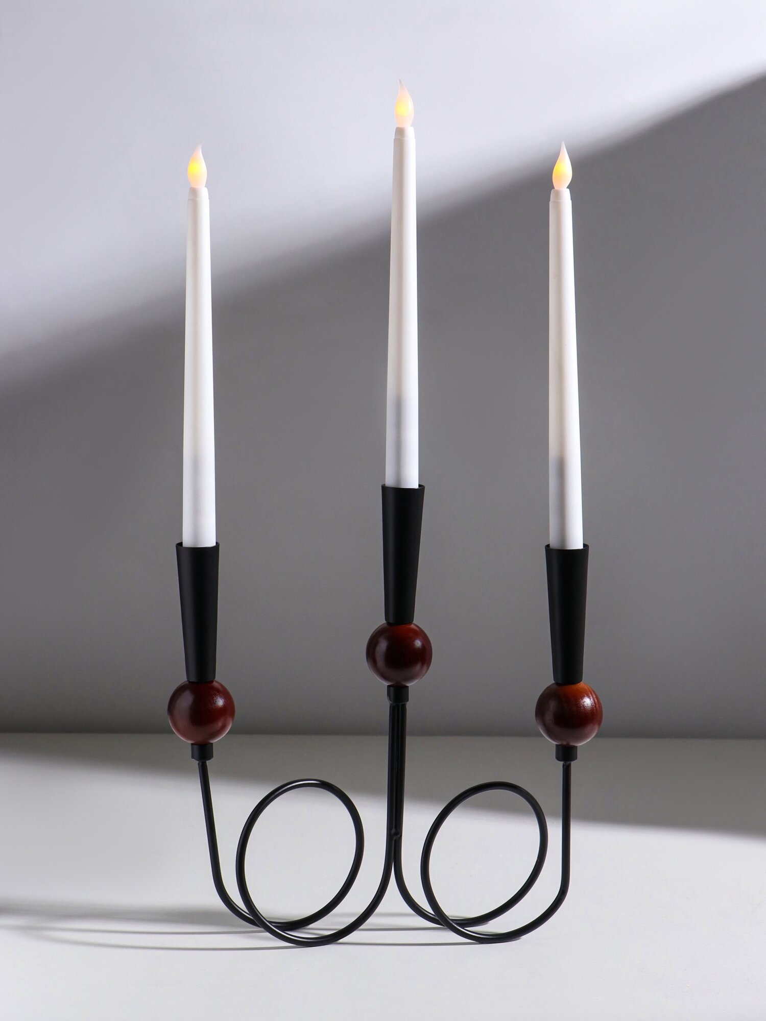 Подсвечник на 3 свечи «Канделябр. Параллельные вселенные», d=2.2 см, чёрный, 25×3.5×27.3 см