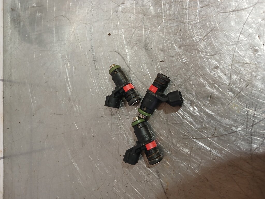 Форсунка инжекторная Skoda Fabia 2007-2015