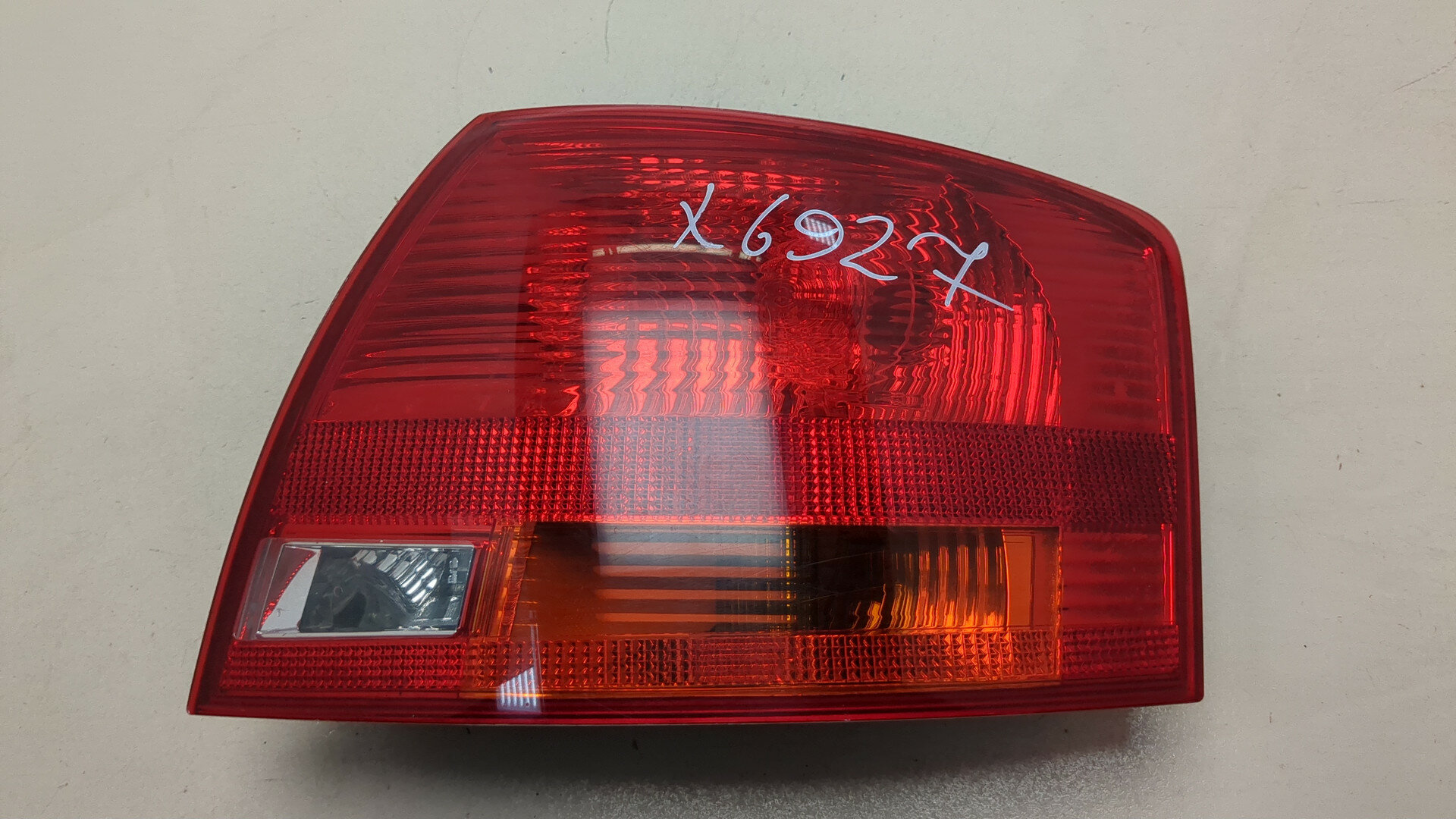 Фонарь (задний) правый Audi A4 (B7) Б/У