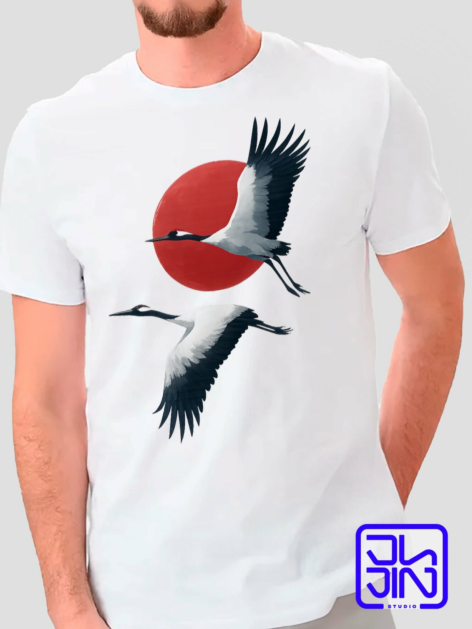 Футболка классическая мужская с авторским принтом Журавли черно-белые минималистичные, этнические, красное солнце Японии, белый хлопковый трикотаж с прикольным рисунком на груди