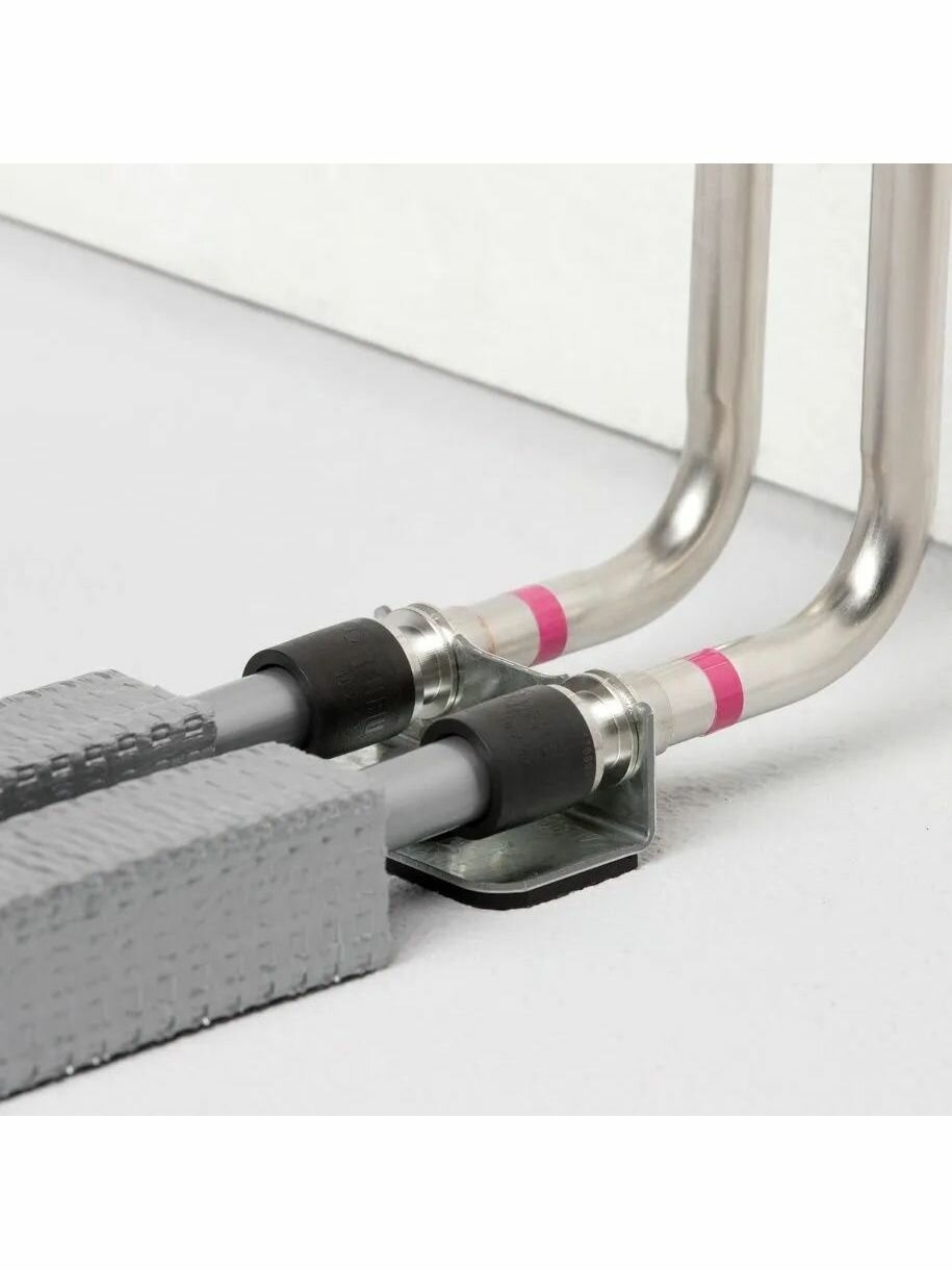 Комплект нижнего подключения для радиатора Rehau ( Г-образные трубки REHAU в сборе и крепеж для г-трубок )