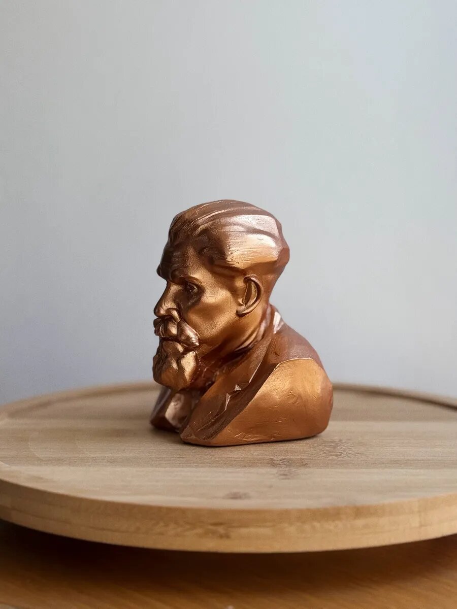 Статуэтка Сергей Ожегов, 10 см, из гипса, ручная работа, в цвете — фото 1