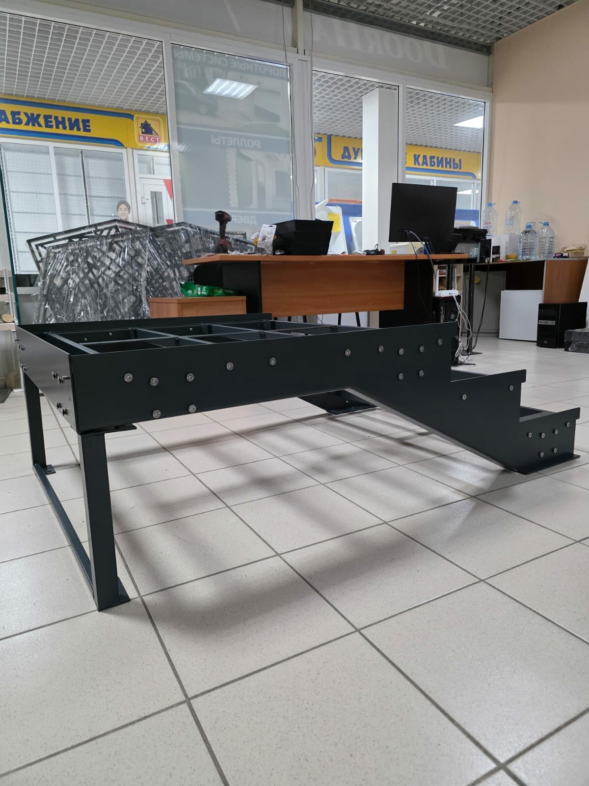 Лестница-крыльцо 3 ступени с площадкой , без ДПК, без огрпждения. Ширина 1 м, высота 45 см.