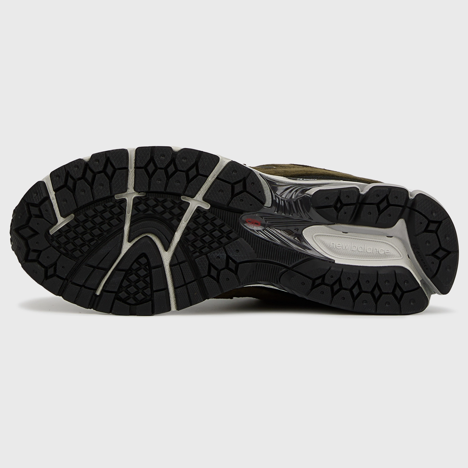 Кроссовки New Balance 2002R, полнота C (US)/ на среднюю и широкую стопу, размер 9, olive green — фото 1