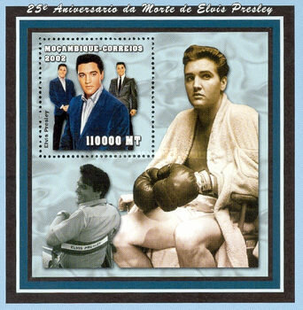 Почтовые марки Мозамбик 2002г. "25 лет со дня смерти Элвиса Пресли, 1935-1977" Певцы, Бокс MNH
