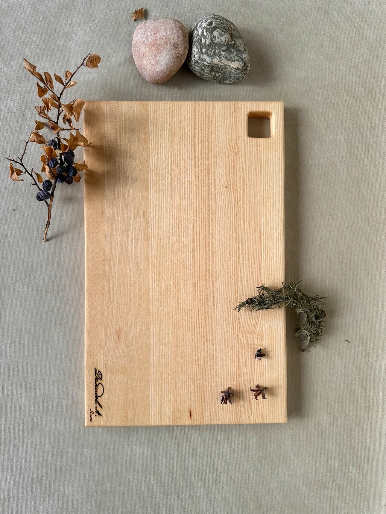 Разделочная доска прямоугольная с ручкой большая, ясень, 40*25*2 (см)