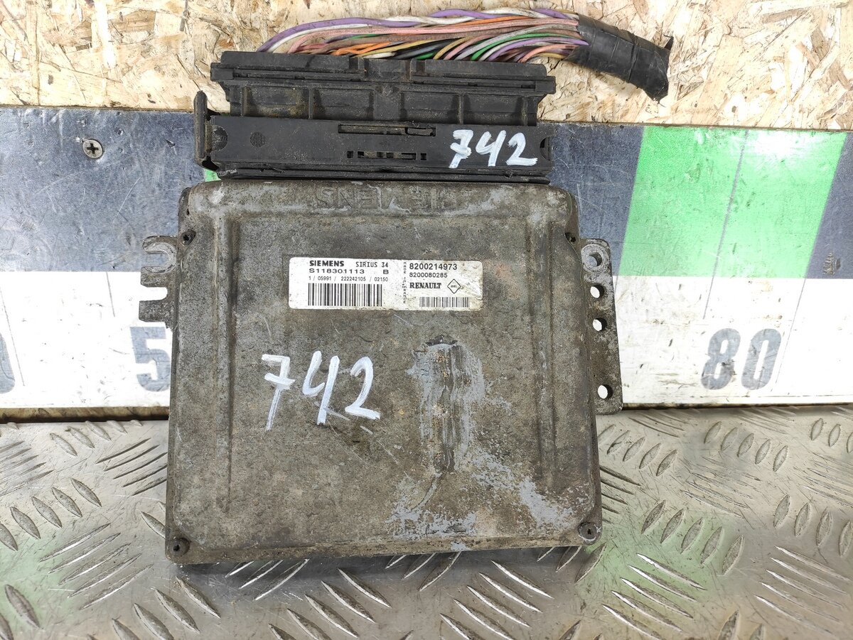 Блок управления двигателем RENAULT CLIO 1998-2008 8200214973