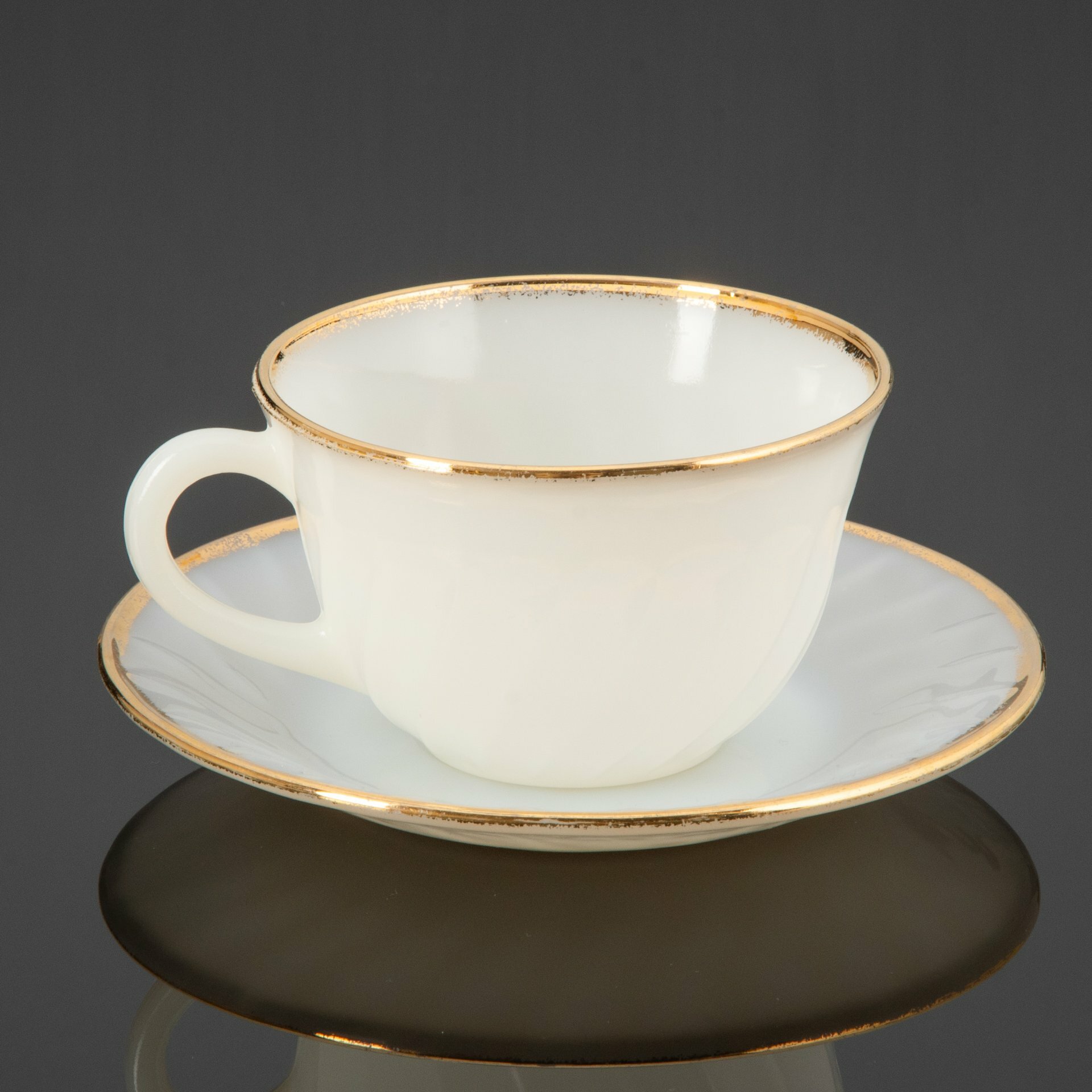 Чайная пара, Fire-King Anchor Hocking, стекло, молочное, золочение, США, 1950-1990 гг.