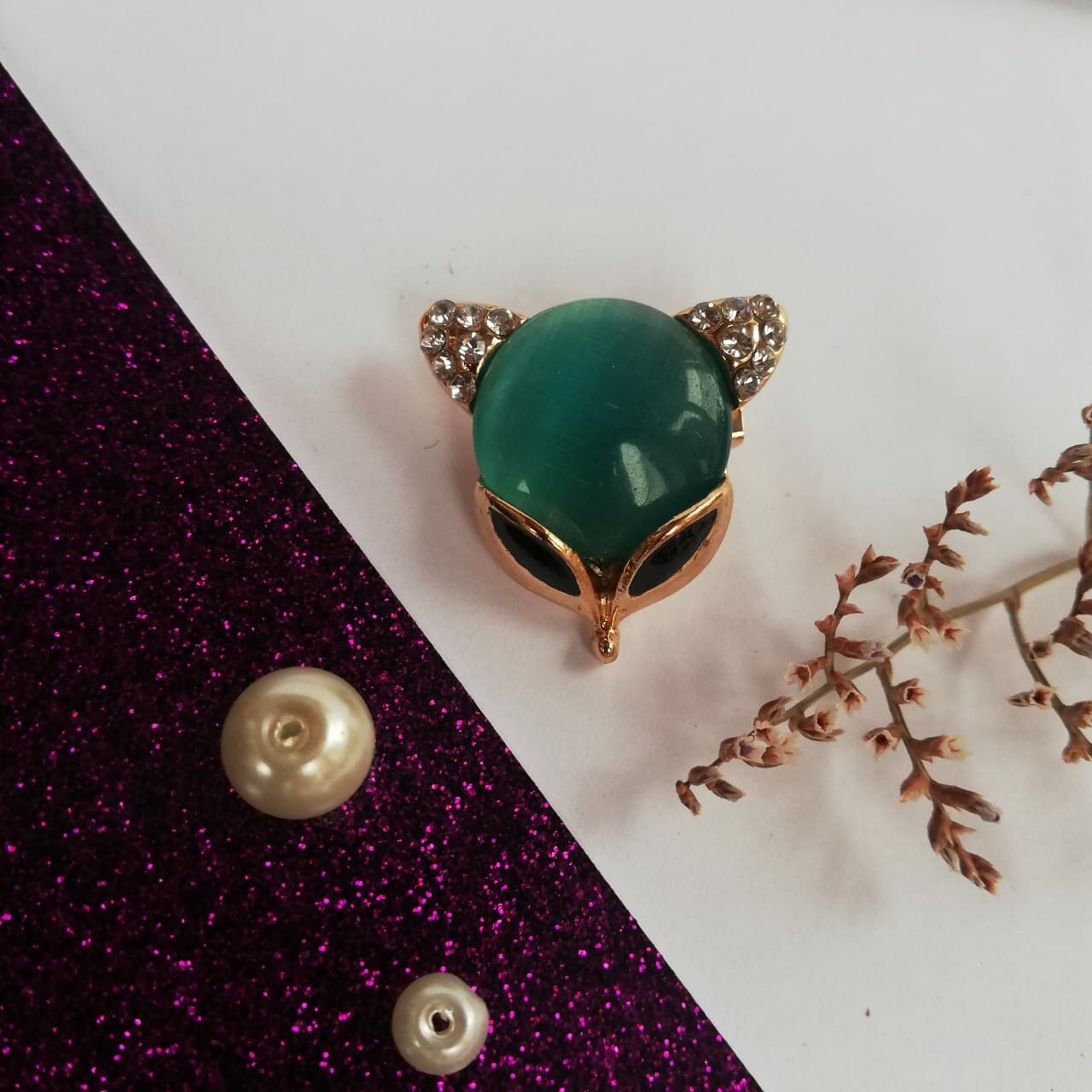 Брошь, искусственный камень, стразы