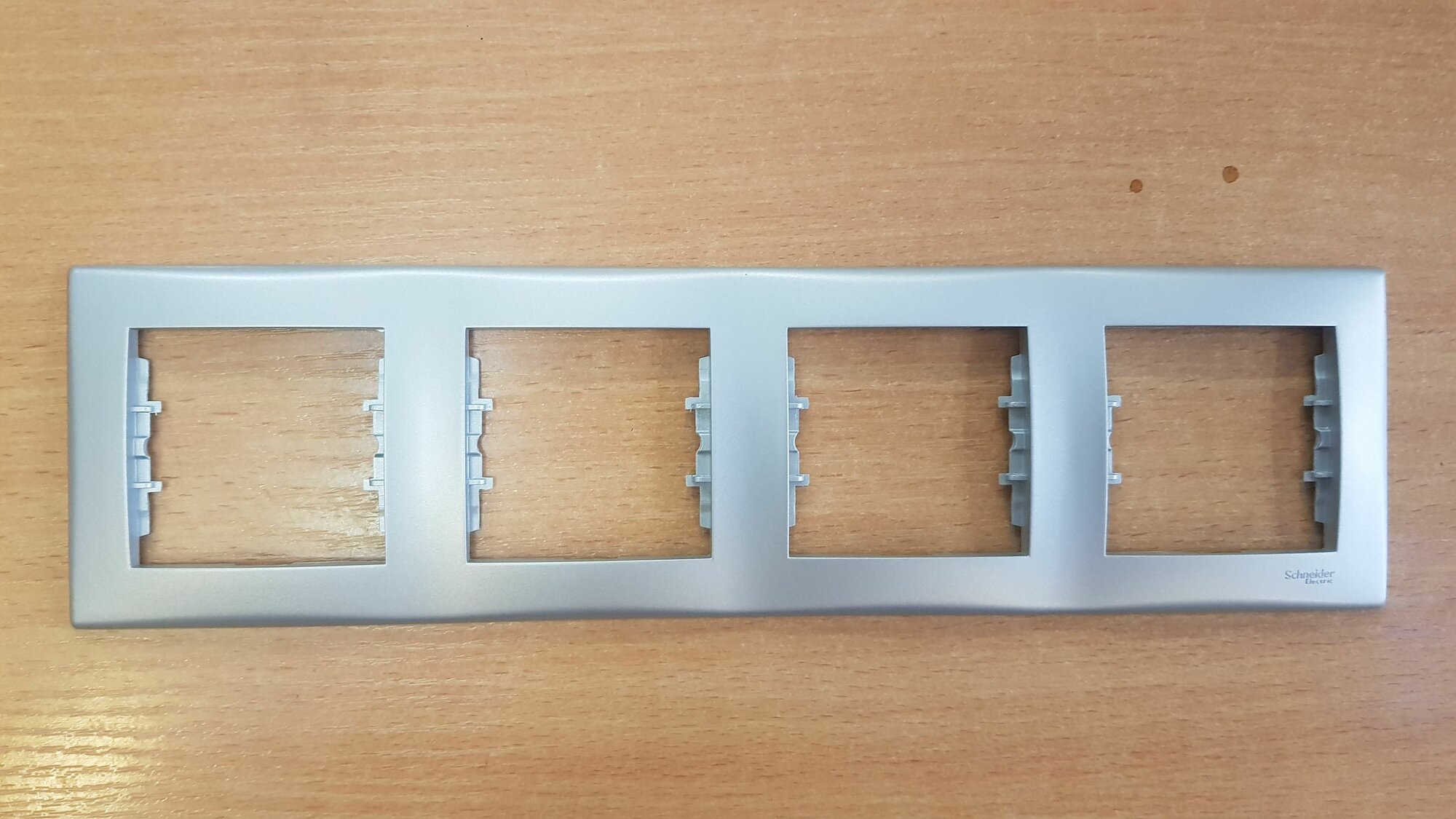 Рамка "Schneider Electric" серия Sedna четырехместная, цвет алюминий(серебро)