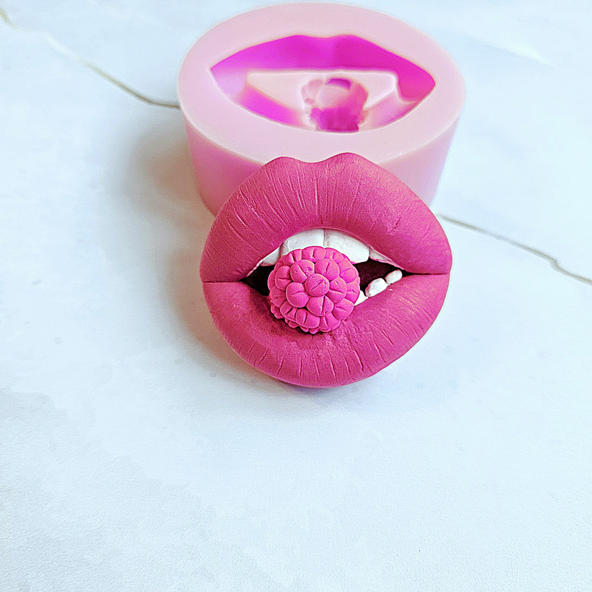 Силиконовый молд - "Сочные губки с малинкой", для шоколада, карамели, воска, мастики, мыла, смолы.