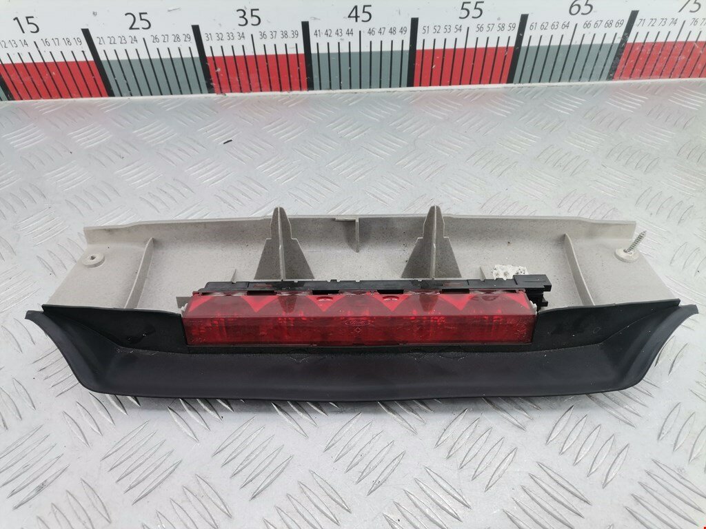 Фонарь дополнительный тормозной (стоп-сигнал) Ford Mondeo 3 1151768 арт. 1969127