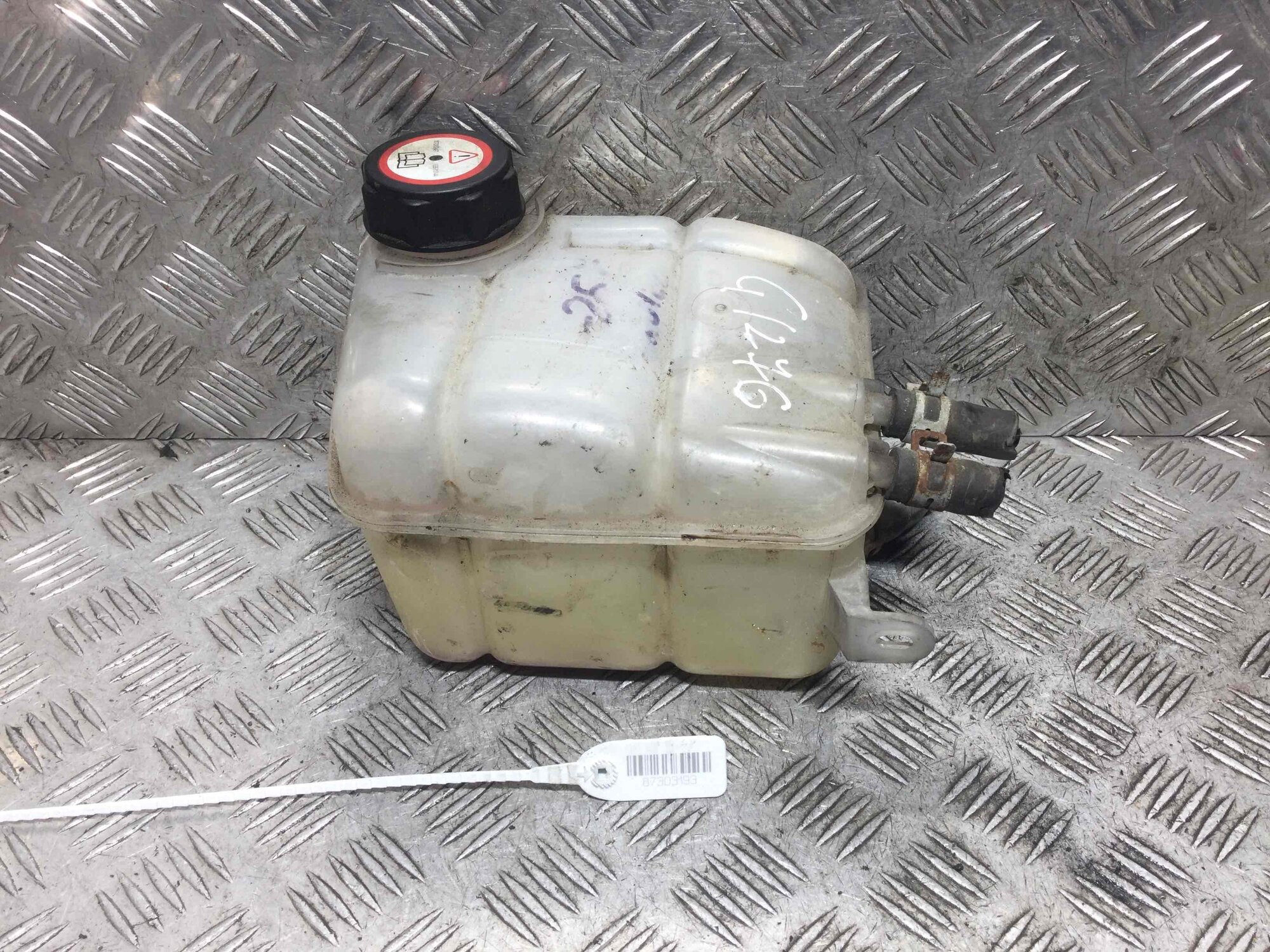 Б/У Бачок расширительный Ford Focus 1 поколение (1998-2001) 2000 г.