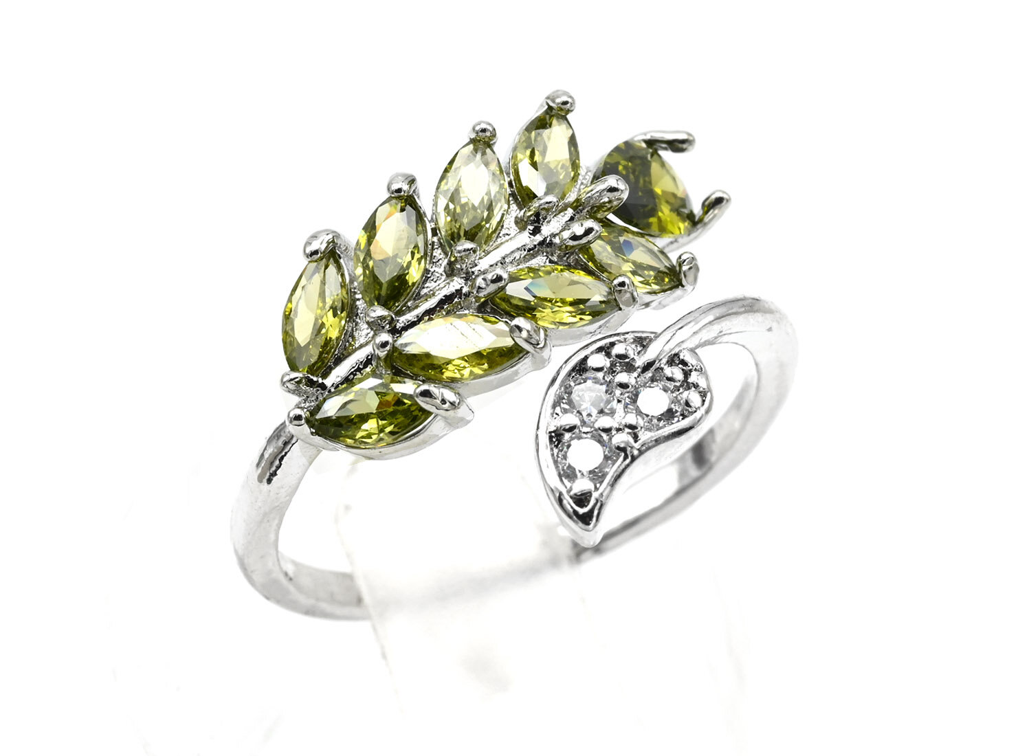 Кольцо, циркон