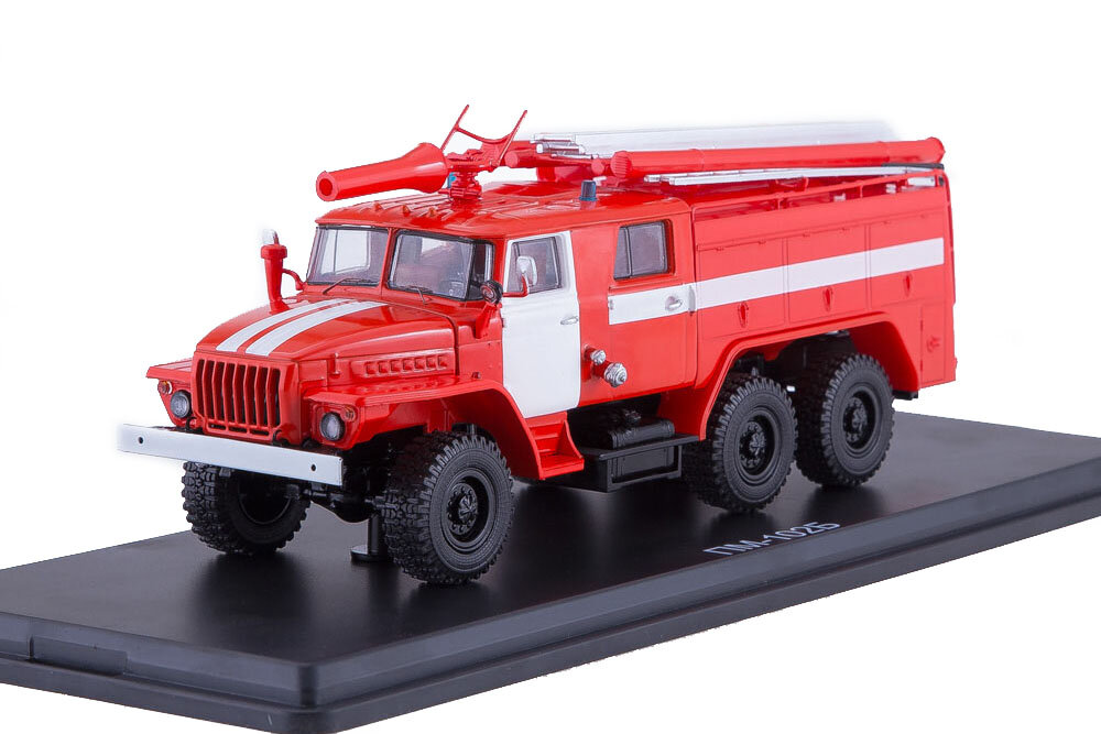 Модель коллекционная SSM Уральский грузовик АЦ-40 43202 ПМ-102Б
