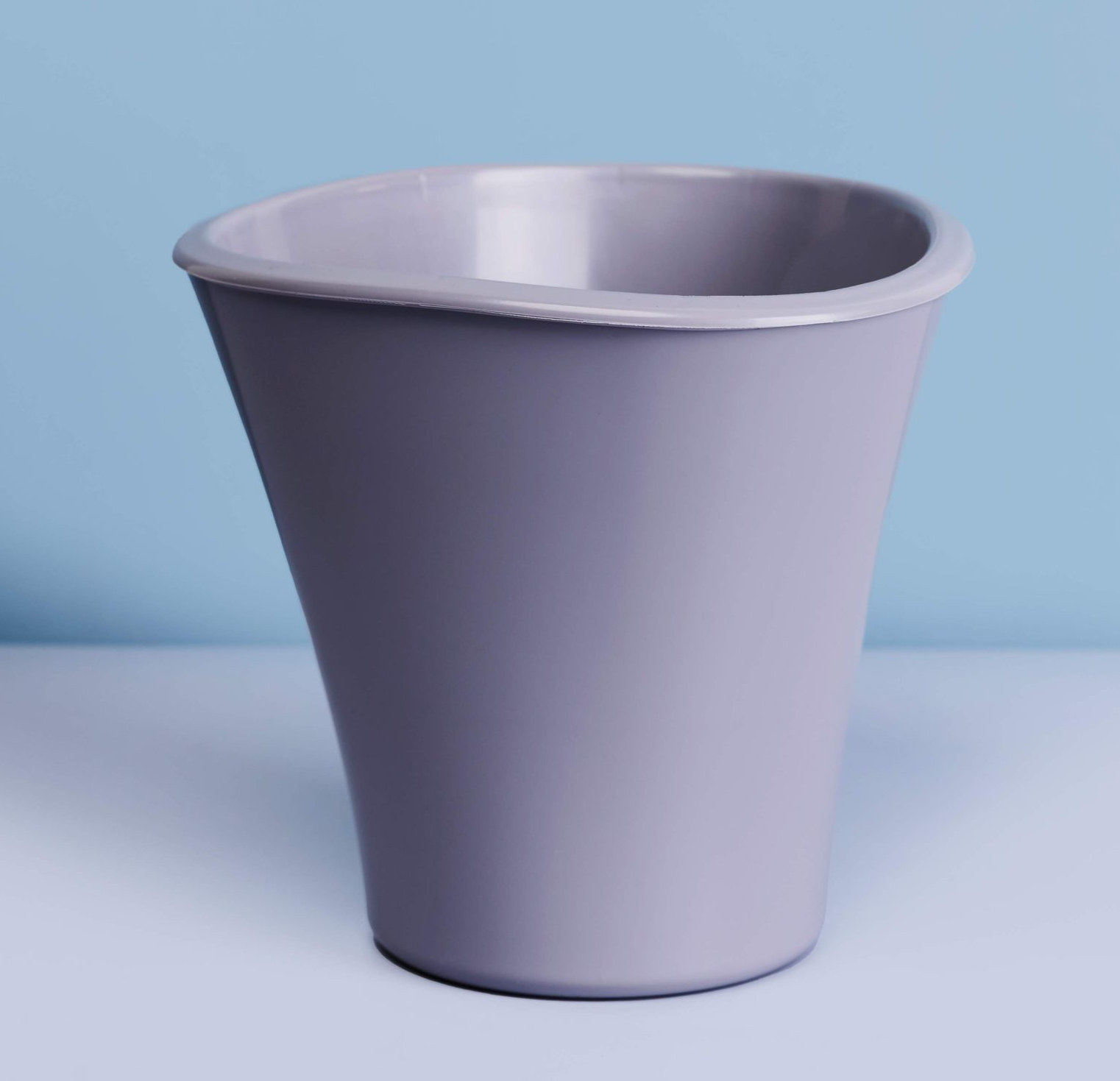 Горшок для цветов Plast avenue / Пласт авеню лагуна с отверстием для корневого полива, пластик серый шелк, диаметр 16см объем 1.5л