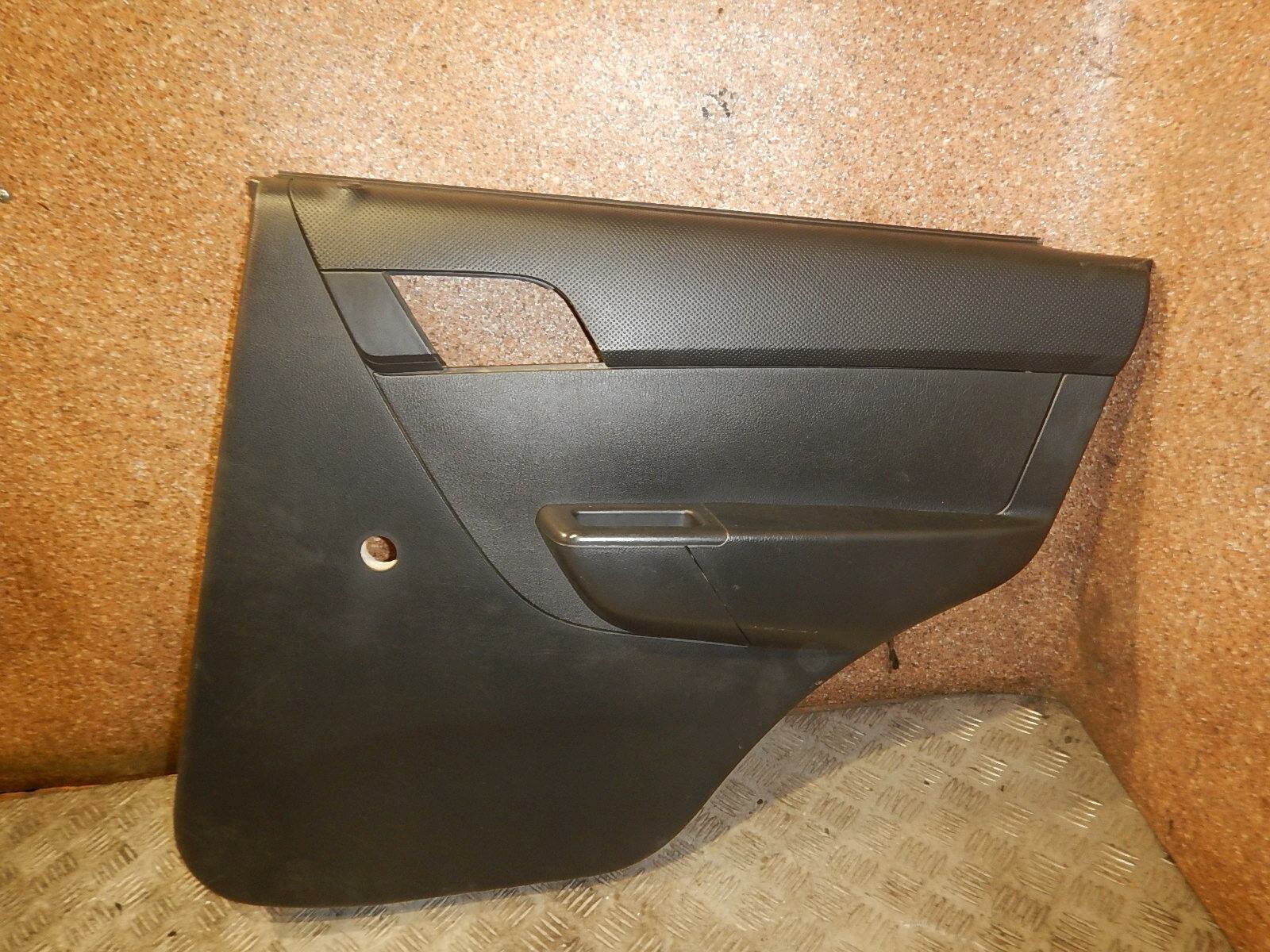 Б/У Обшивка двери задней правой, Chevrolet (Шевроле)-AVEO T255 H/B (08-) CHEVROLET AVEO T255 H/B (08-) Грязная, под мех....
