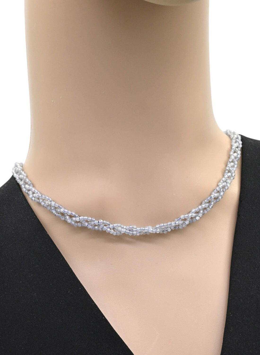 Бусы, лабрадор