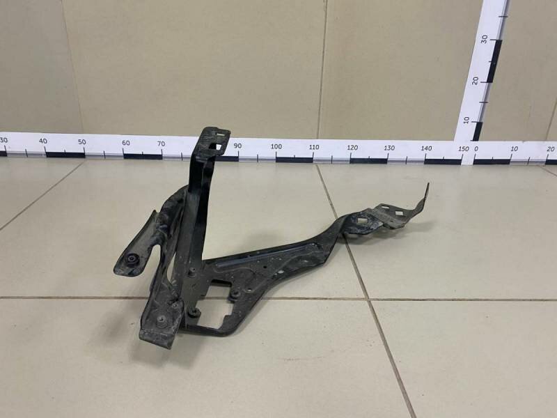 Кронштейн крепления фары Mercedes-Benz C-Class W204 2007-2014 кат.номер: A2046201291