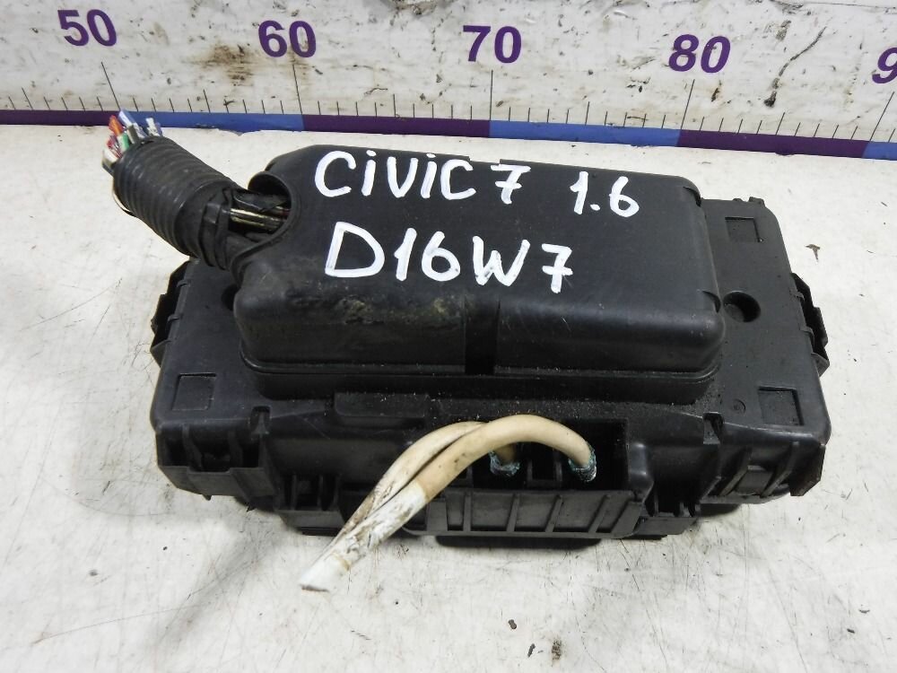 Блок предохранителей Honda Civic VII 38250S5AG13