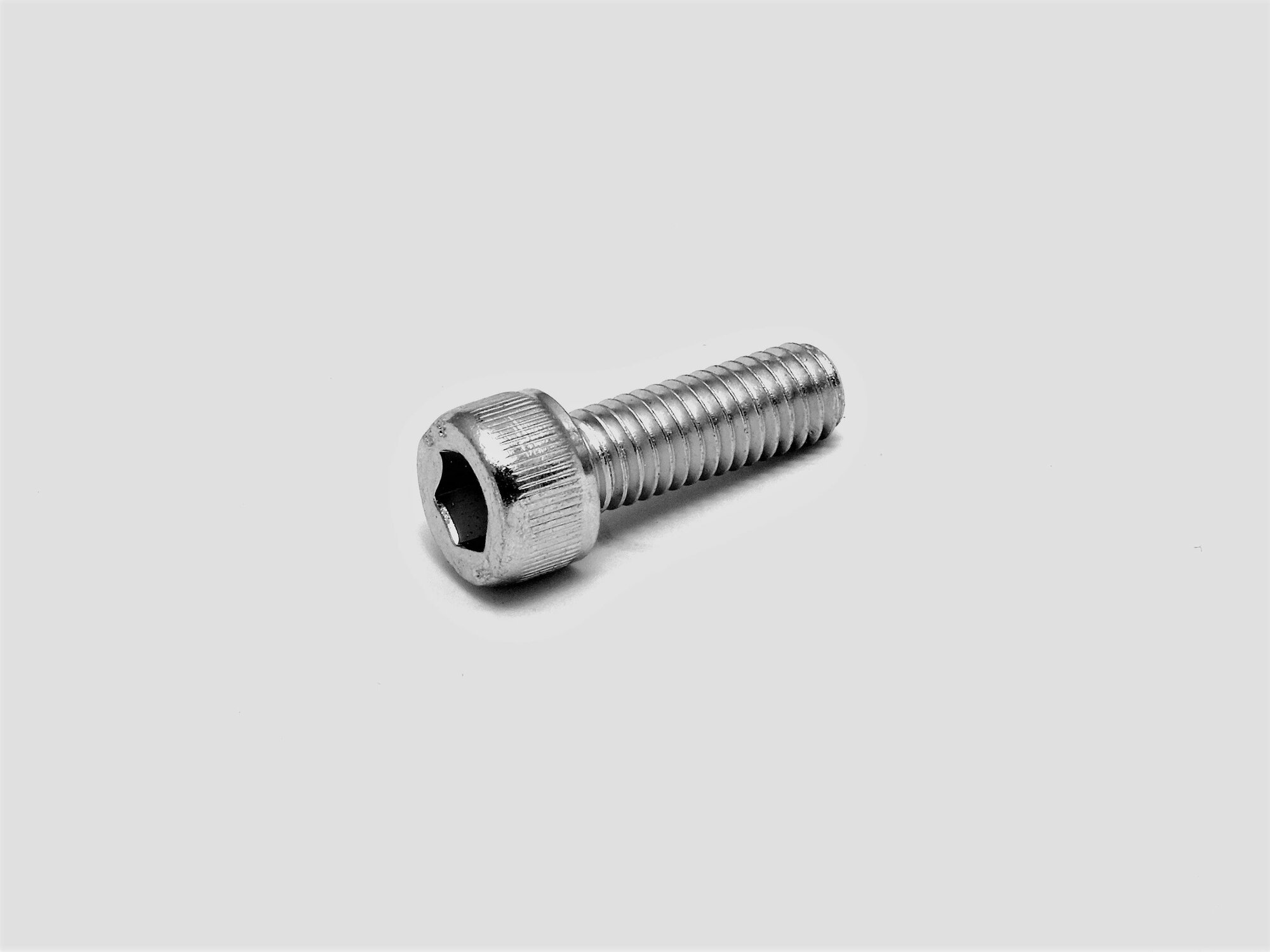 Винт цилиндр. с внутренним шест. М6 х18 DIN 912, K88 / 30 шт / соберизавод