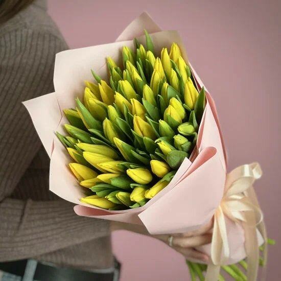 Букет живых цветов из 51 желтого тюльпана, 40 см , от Flor2u