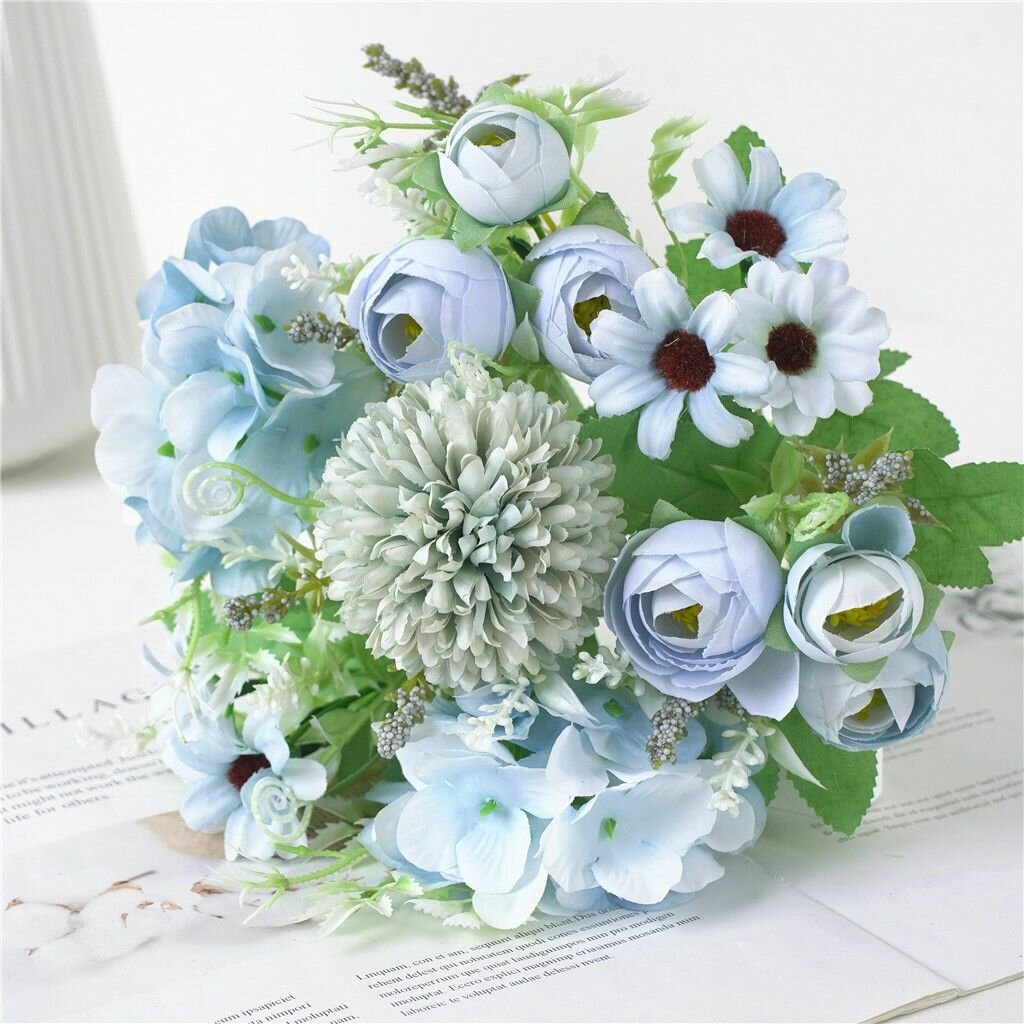 Реалистичные искусственные цветы в горшке для дома и офиса — декор без ухода, подходит для подоконника и стола.