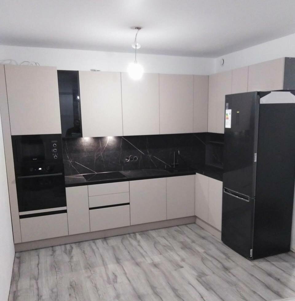 Современная кухня с фурнитурой Hettich на заказ по индивидуальным размерам