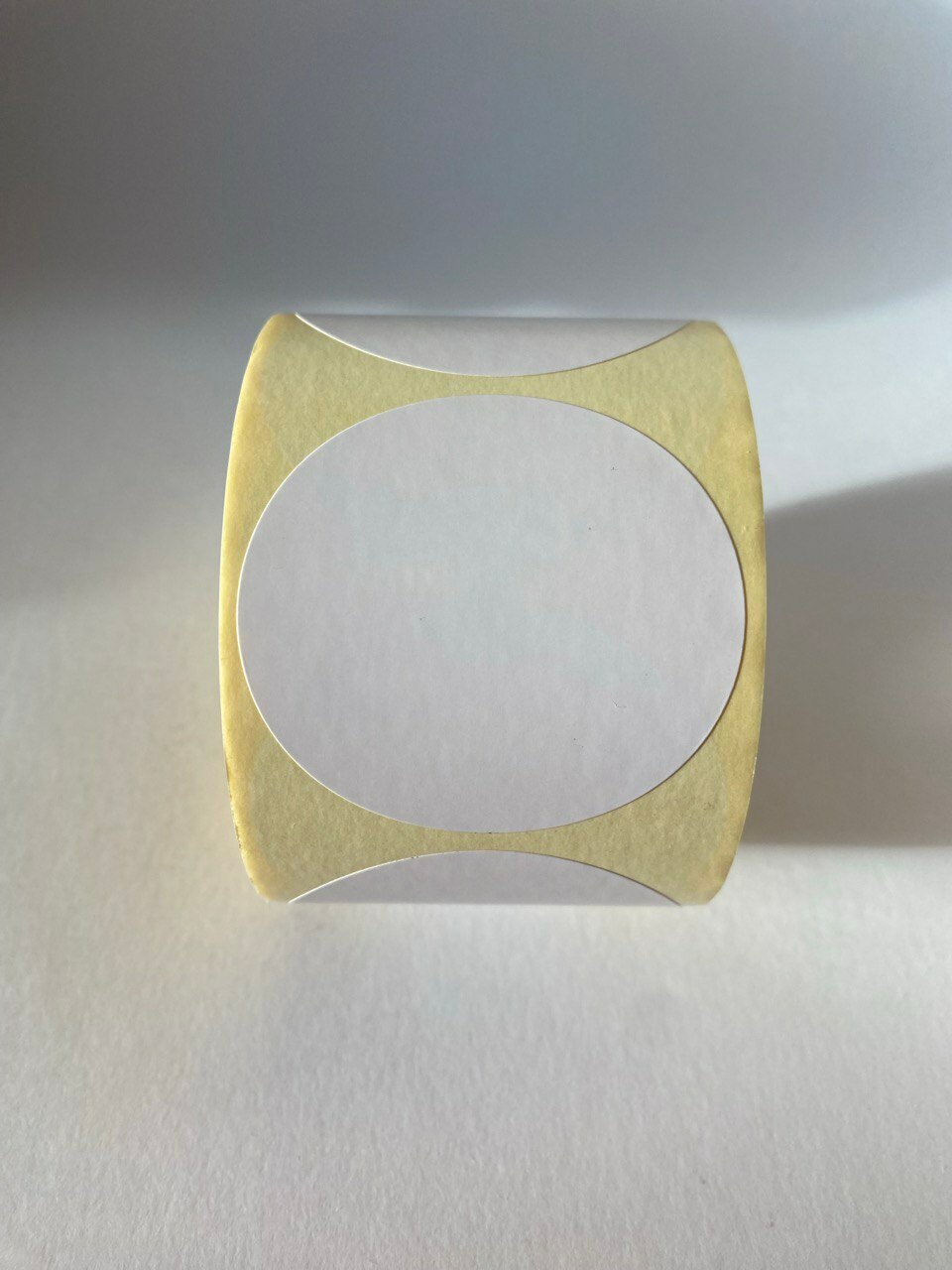 Этикетка термотрансферная ПГЛ Круглая белая 52 мм, 500 шт в рулоне, 1 рулон