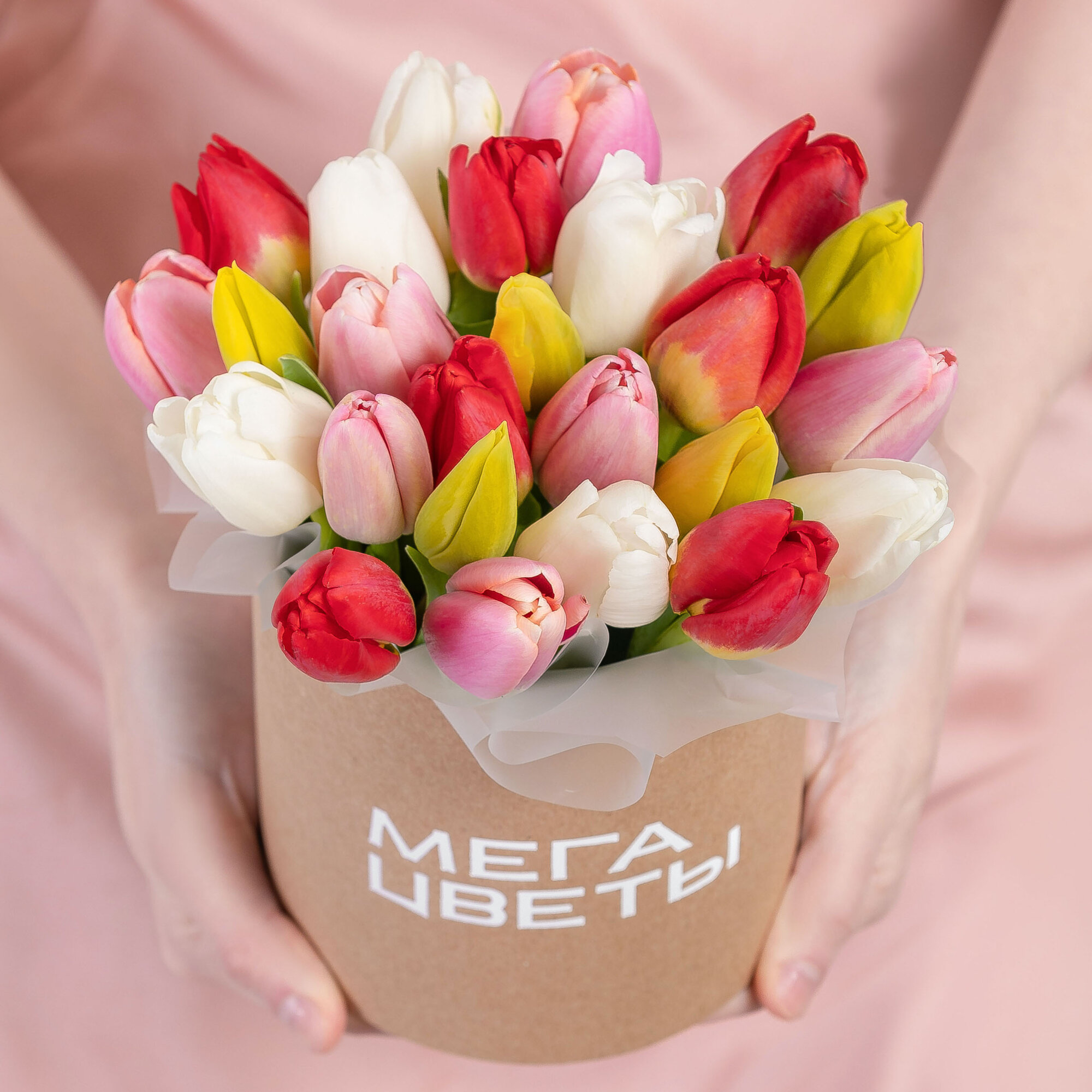 Букет Мегацвет24 "Тюльпаны Микс", 25 цветов, разноцветный, сборка в коробке