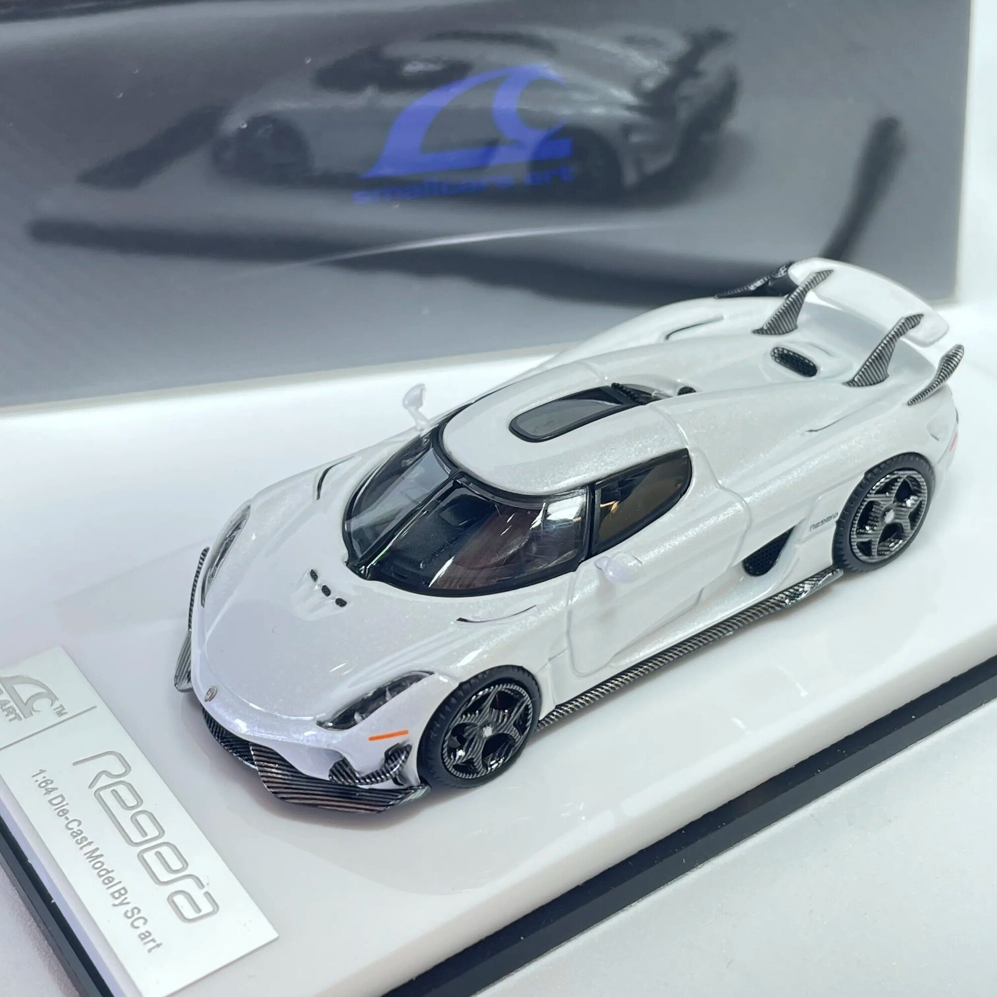 Коллекционная модель Regera 1/64 Белый
