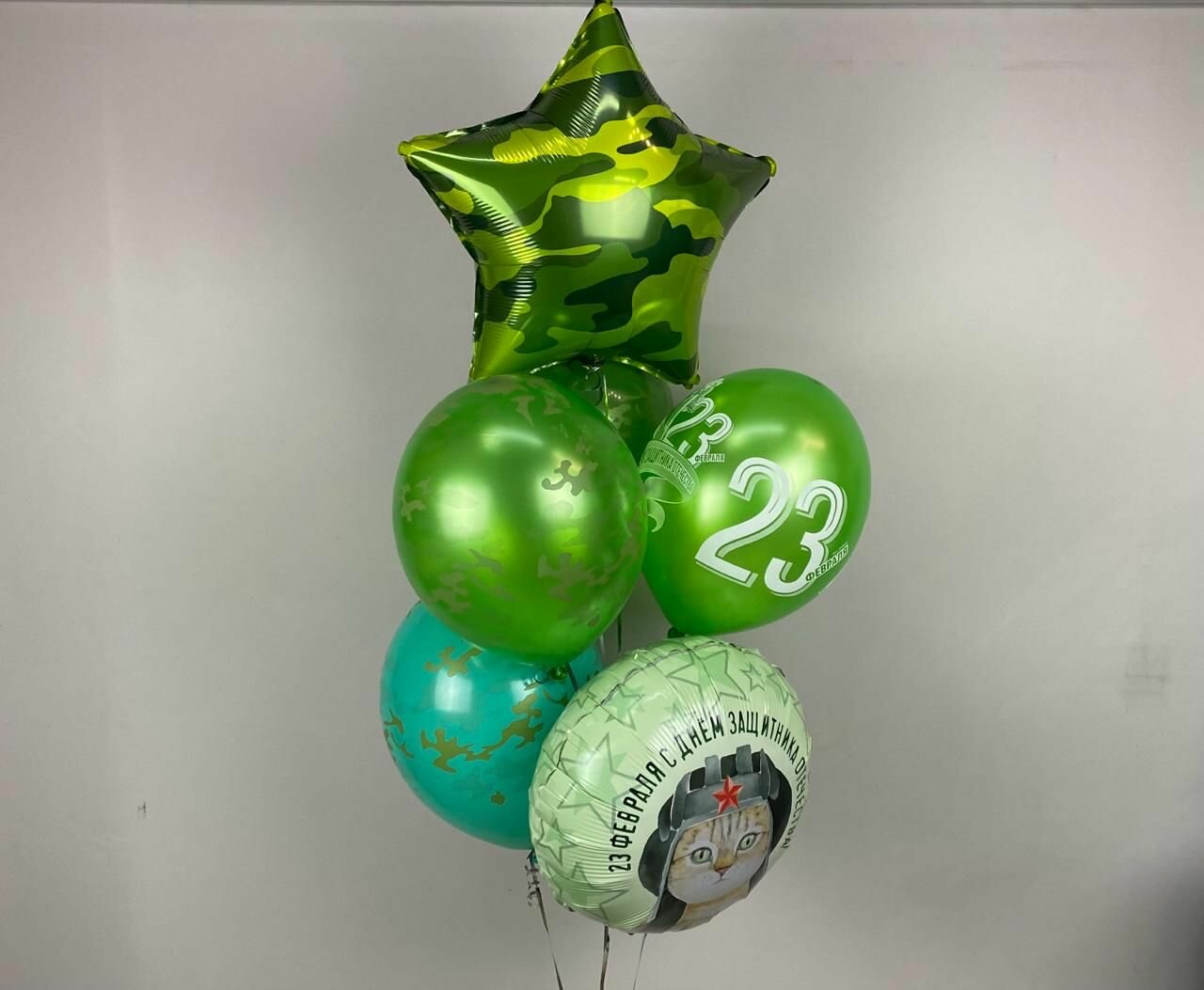 Фонтан из шаров к 23 февраля