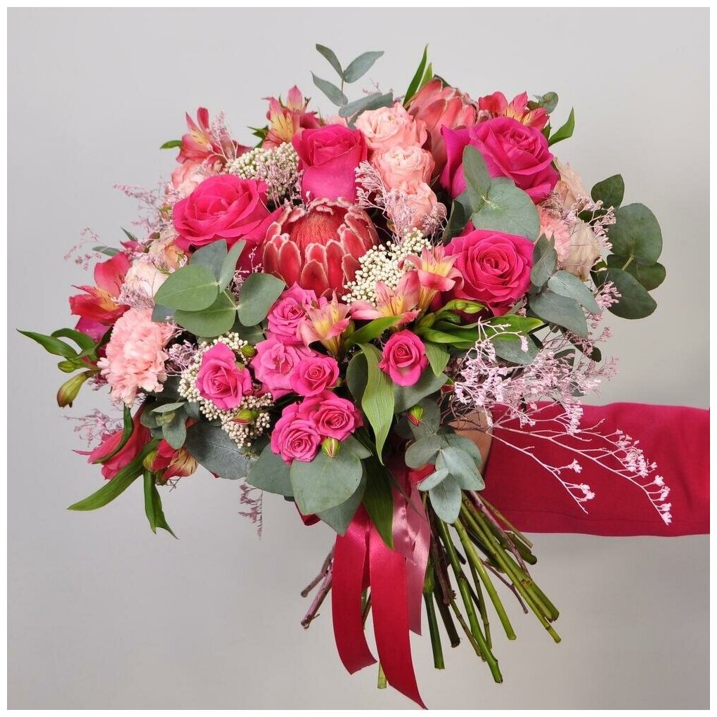 Африканские розы (Протея) в роскошном букете