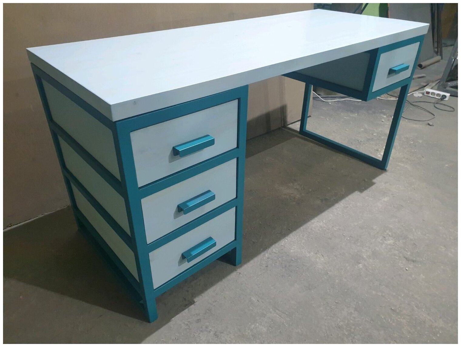 Стол EasyLOFT письменный "Aqua", 60x60x75 см, цвет белый