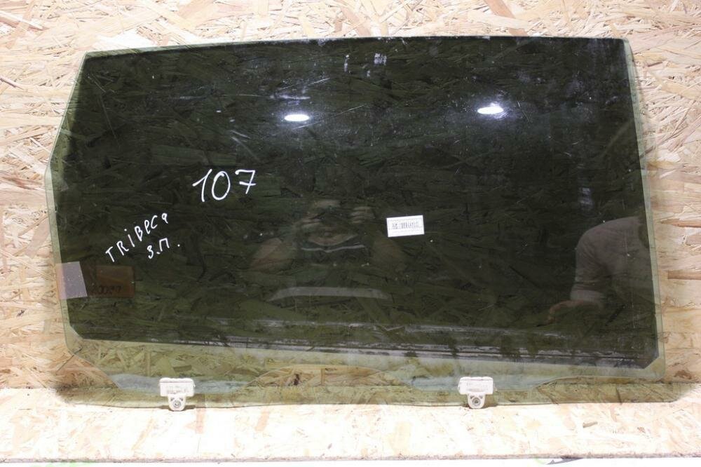 Стекло двери задней правой SUBARU Tribeca B9 62011XA00A