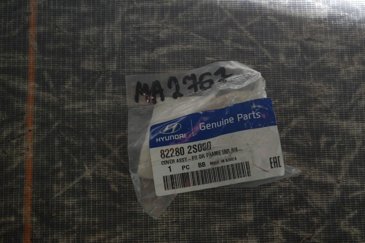 Накладка двери передней правой (уголок) для Hyundai ix35 (2010-15гг) 822802S000