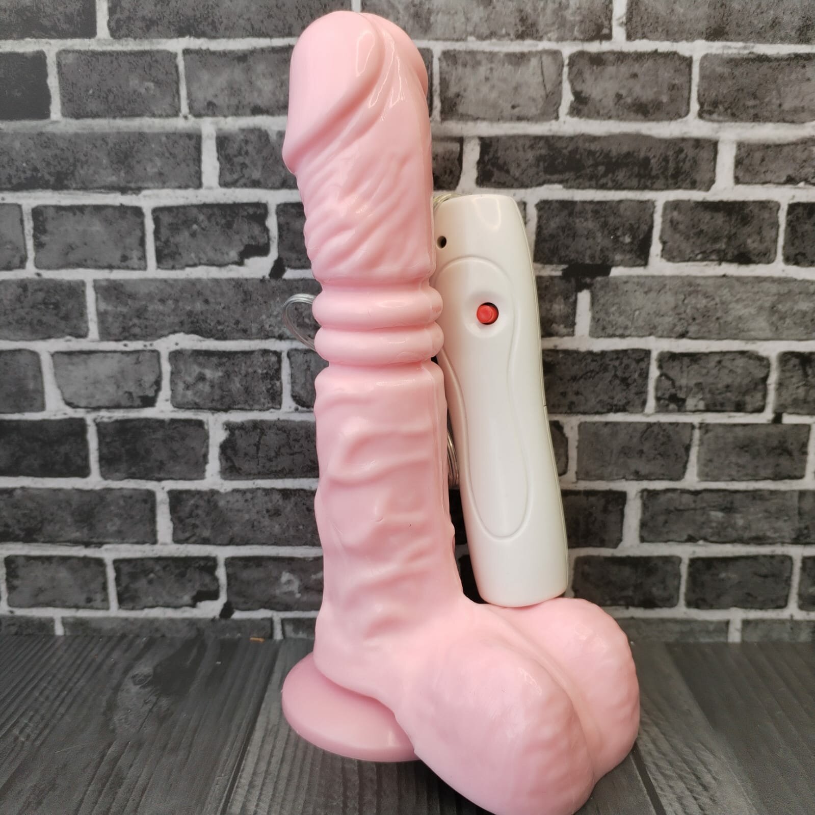 Фаллос на присоске Вращение + поступательные движения KING SIZED