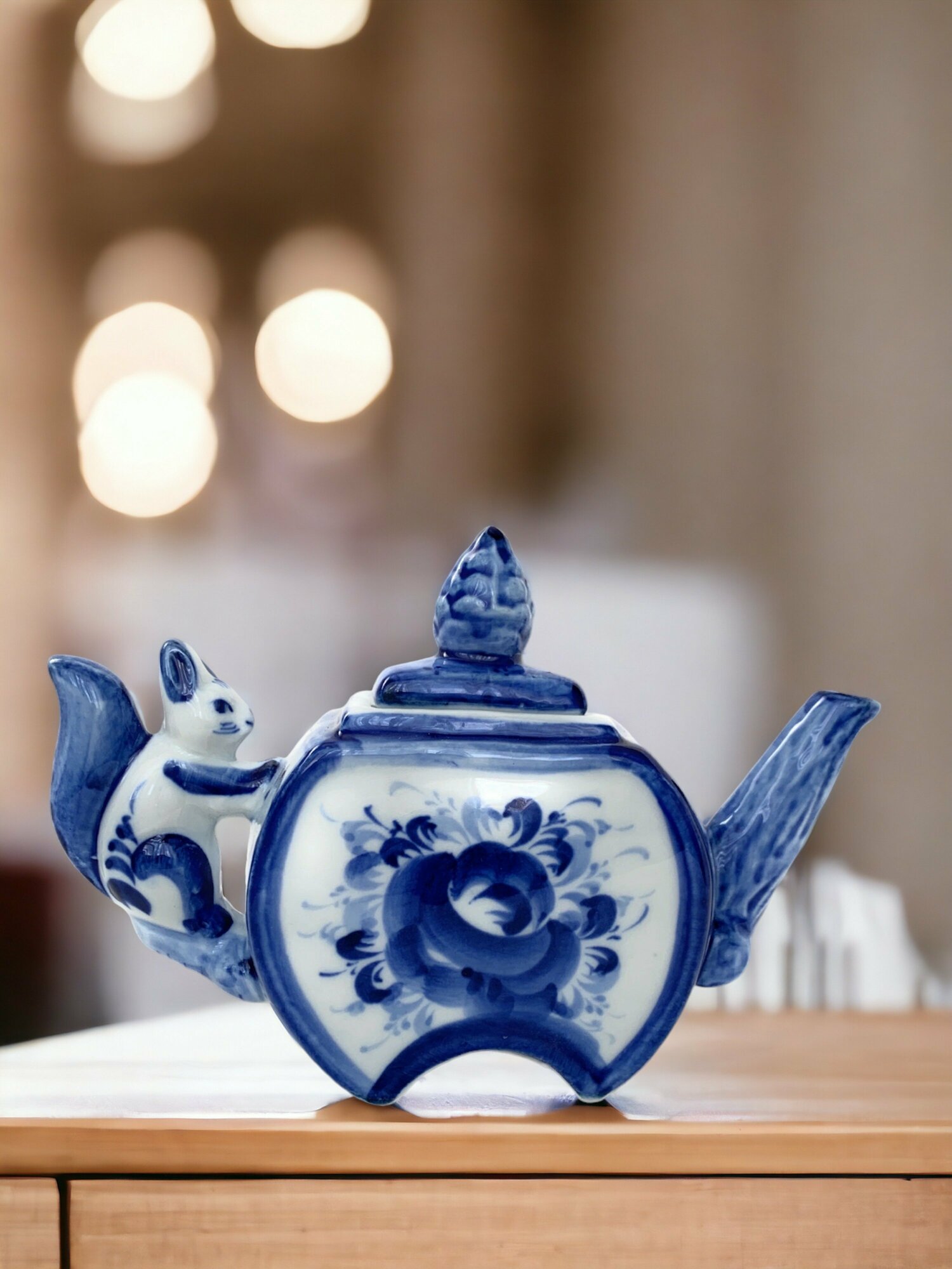 Чайник сувенирный "Белочка" 12,5х4,5х9 см гжель фарфор ручная работа сделано в России