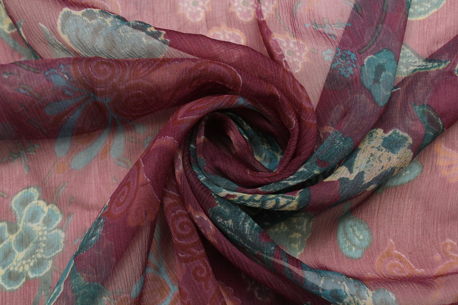 Ткань Шёлковый шифон-креш узор цвета морской волны на лилово-сиреневом фоне, ш134см, 0,5 м