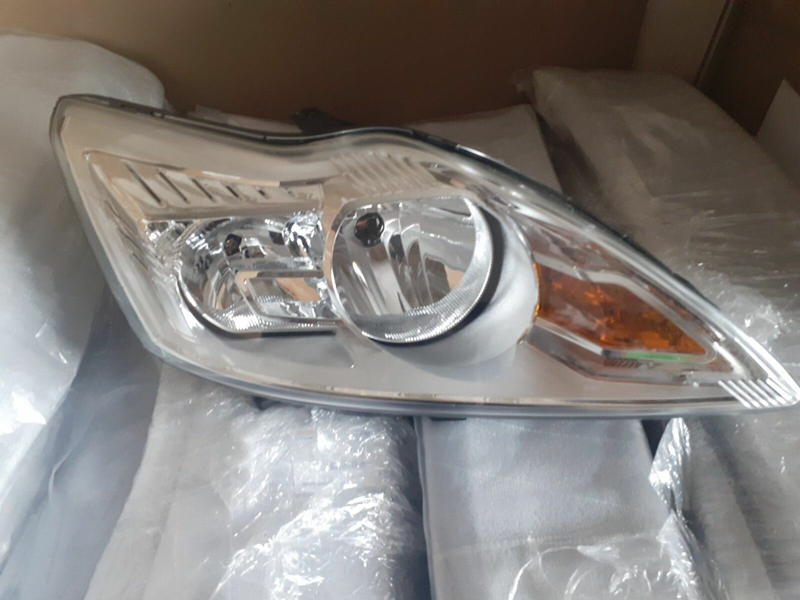 Фара правая Фокус 2 FORD FOCUS II хром рест с 2008 по 2011 год