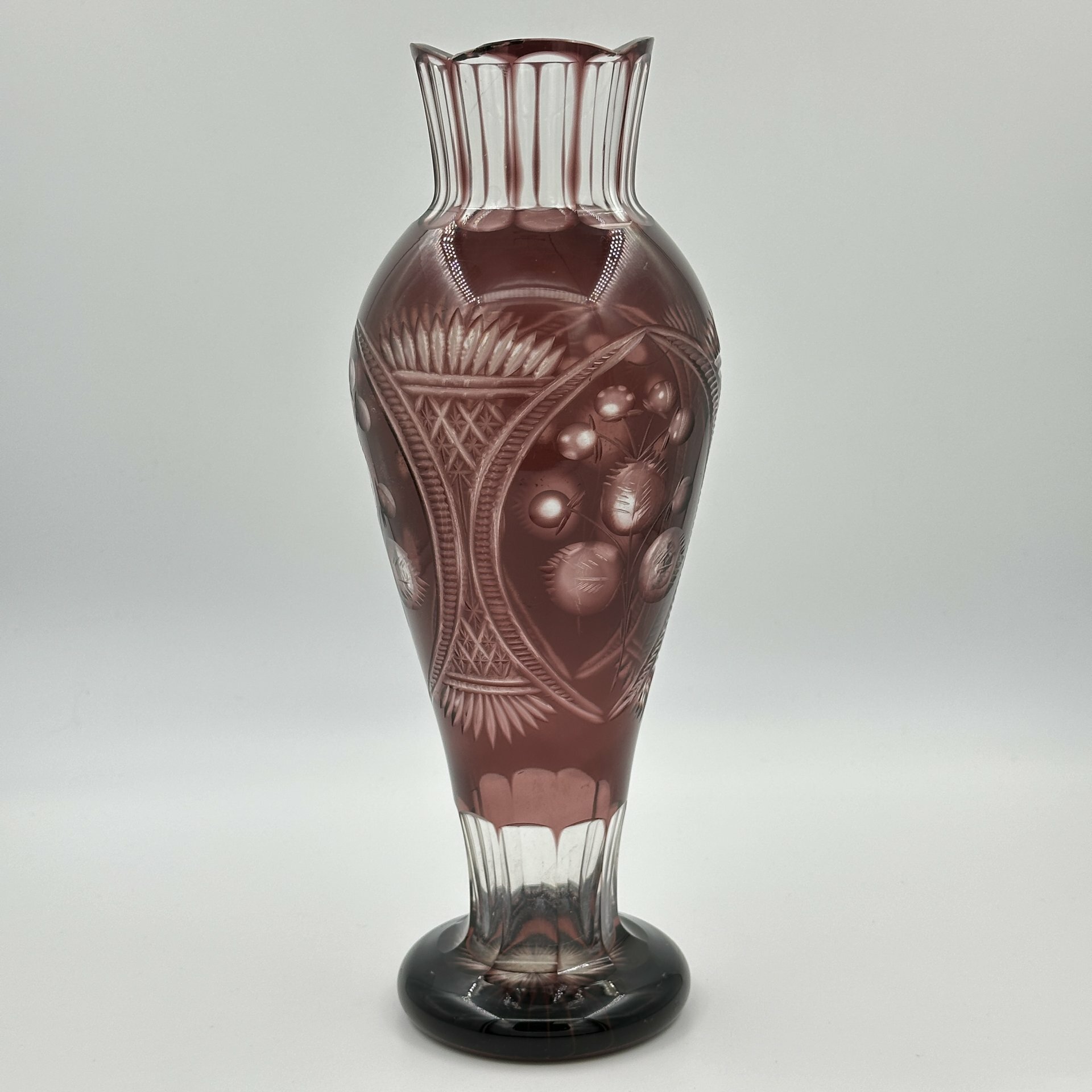 Ваза "Чертополох", стекло, марганцевое стекло, алмазная грань