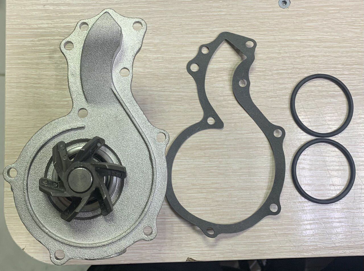Насос водяной Dolz Audi/Volkswagen/Ford (80/100/90/A6/Golf/Passat/Polo/Galaxy) арт. A151