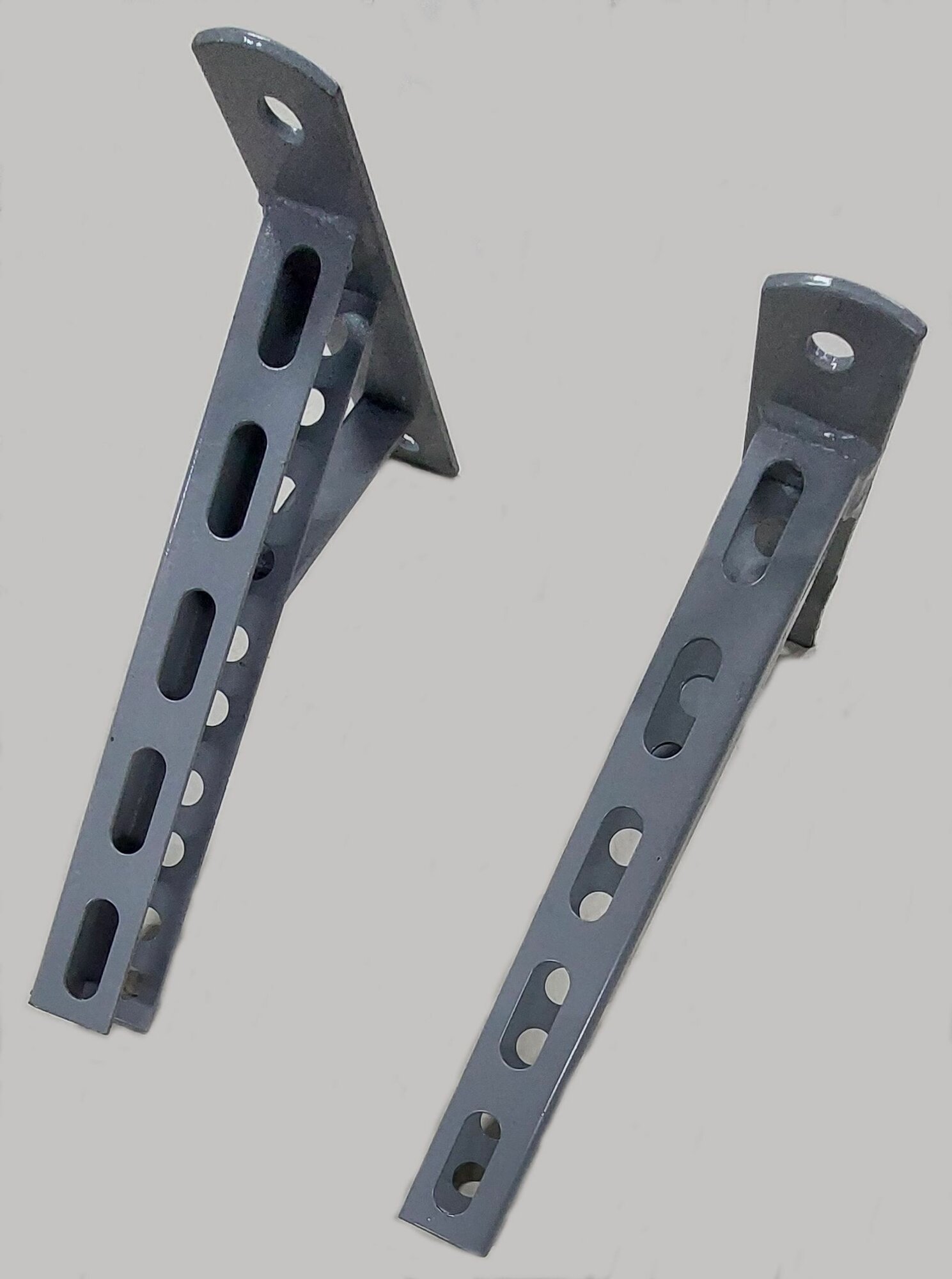 Комплект кронштейнов П-образных окрашенных 250мм. серые (RAL 7040)