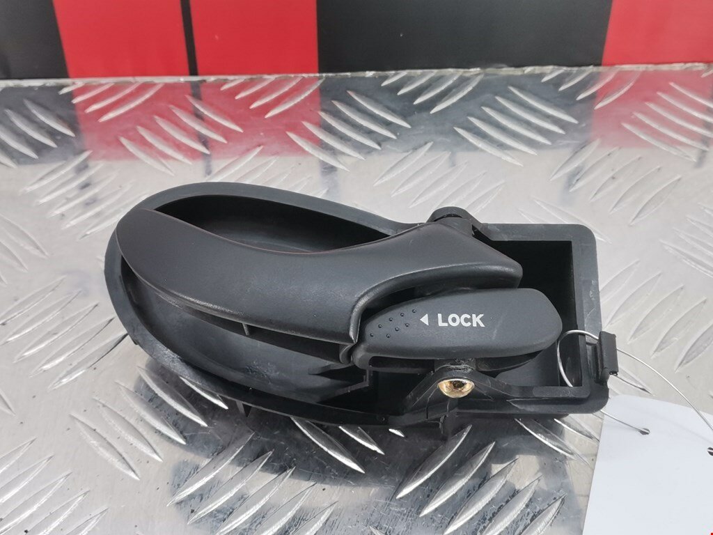 Ручка двери внутренняя передняя правая Ford Focus 1 XS41A22600AK арт. 1571822
