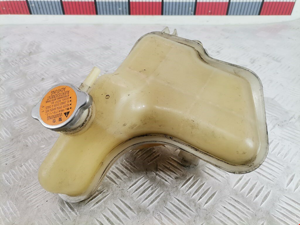 Бачок расширительный Mitsubishi Lancer 10 1375A047 арт. 1742881