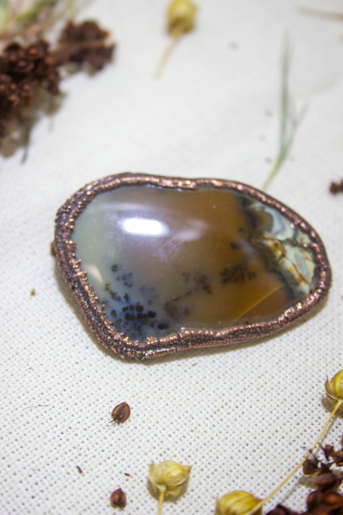 Брошь, агат