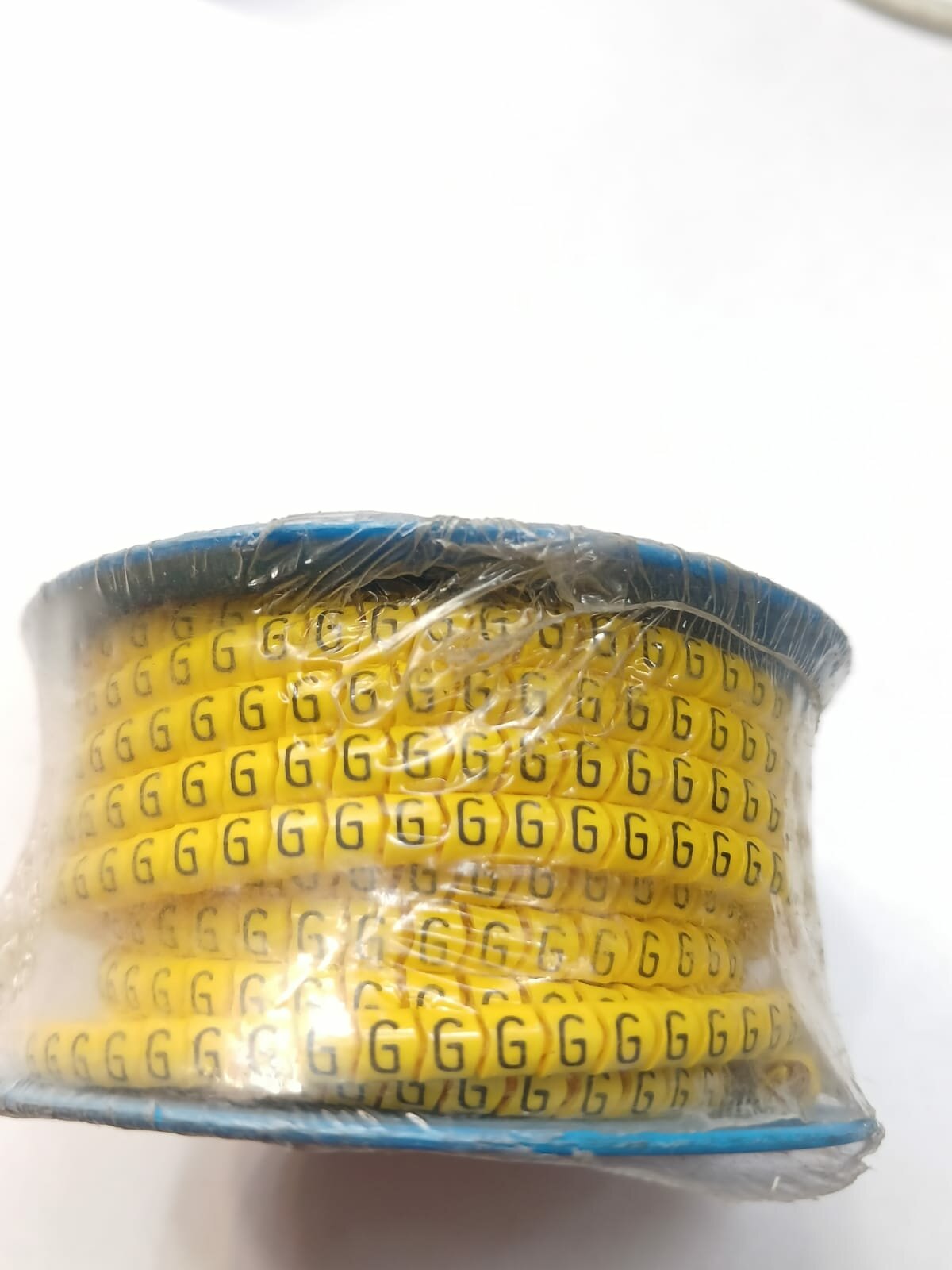 Колечко маркировочное G, 2.5-4 мм. черное на желтом (уп.1000шт) AZO3GGBY DKC