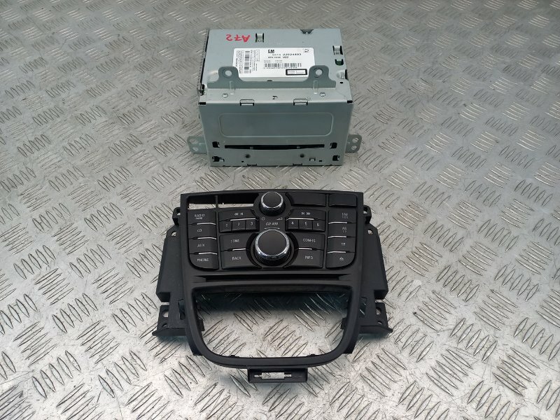 Б/У Магнитола Opel Astra J / Опель Астра J 1.6 A16XER хэтчбек 2013