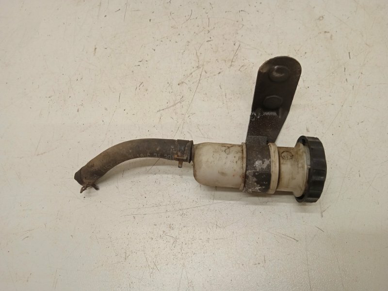 Б/У Дэу Нексия Бачок главного цилиндра сцепления Daewoo Nexia 78273 DAEWOO арт. 96157627