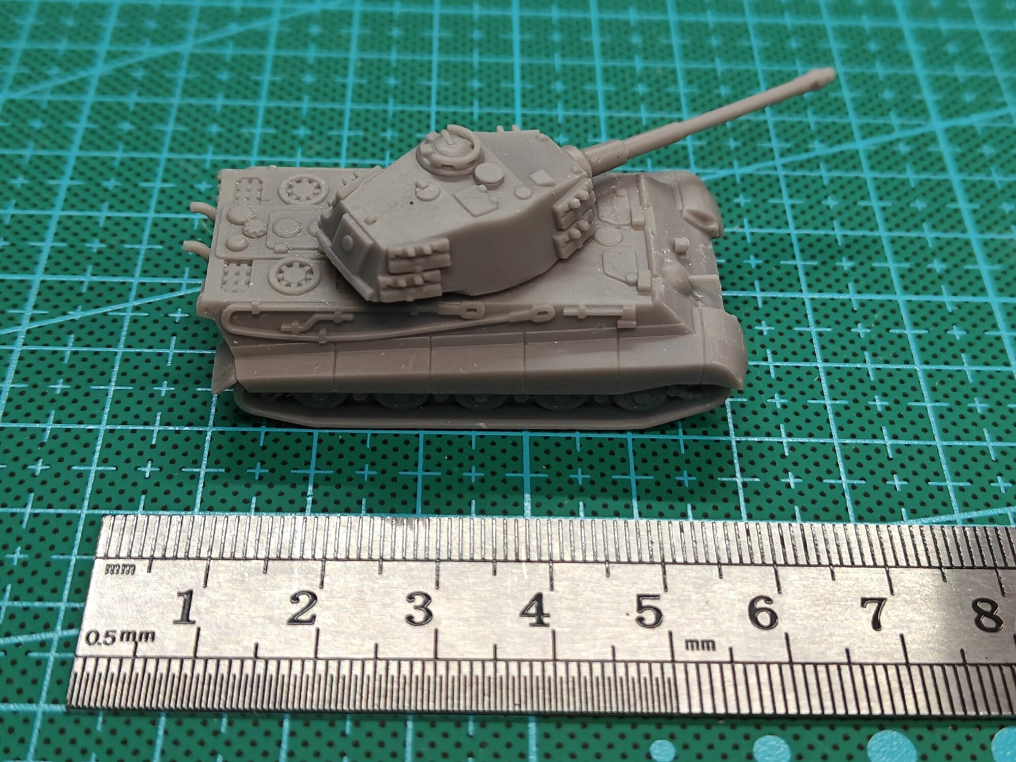 Набор моделей тяжелого танка King Tiger II в масштабе 1/144